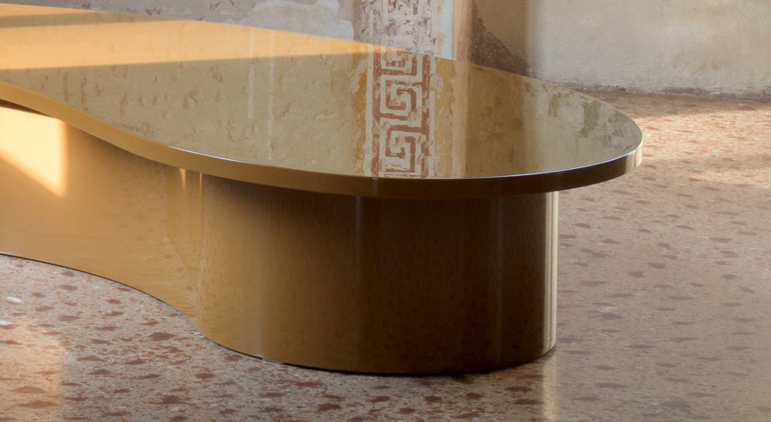 ANTIBES central table - Monography