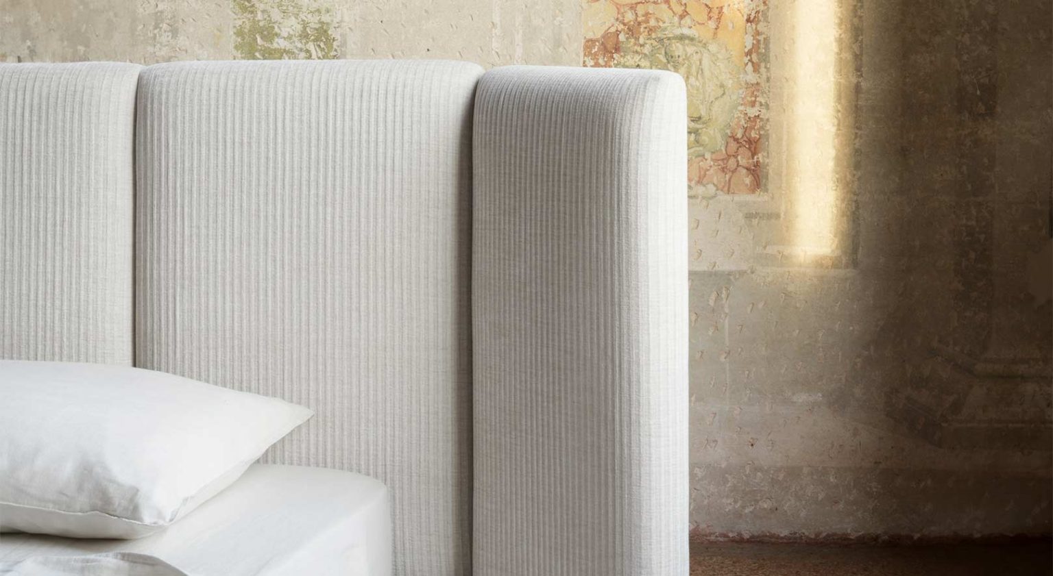 CHELSEA bed - Monography